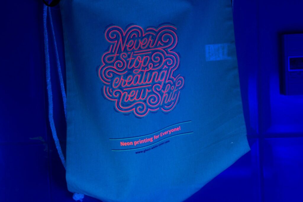 Ghost Neon Toner – Impressive neon fluorescent printing • Ghost Webshop